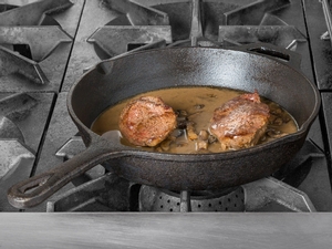 Valor 3-Piece Pre-Seasoned Cast Iron Skillet Set - Includes 8", 10 1/4 ...