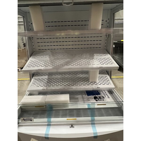 Scratch and Dent Avantco WMAC-36HC 36" White Vertical Air Curtain ...