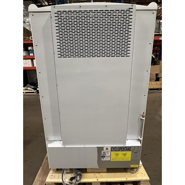 Scratch and Dent Avantco WMAC-36HC 36" White Vertical Air Curtain ...