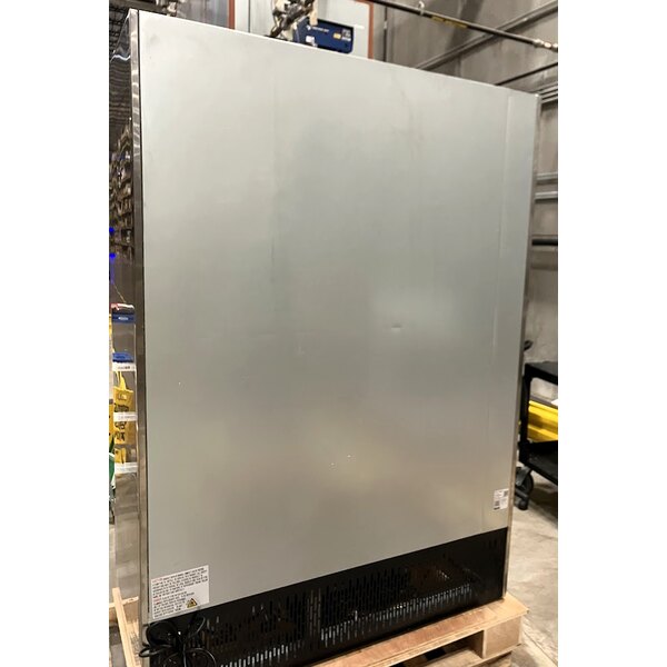 Scratch and Dent Avantco A-49F-HC 54" Solid Door Reach-In Freezer