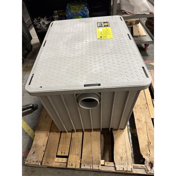 Scratch and Dent Endura 3950A04 100 lb. 50 GPM Grease Trap with 4" Hub
