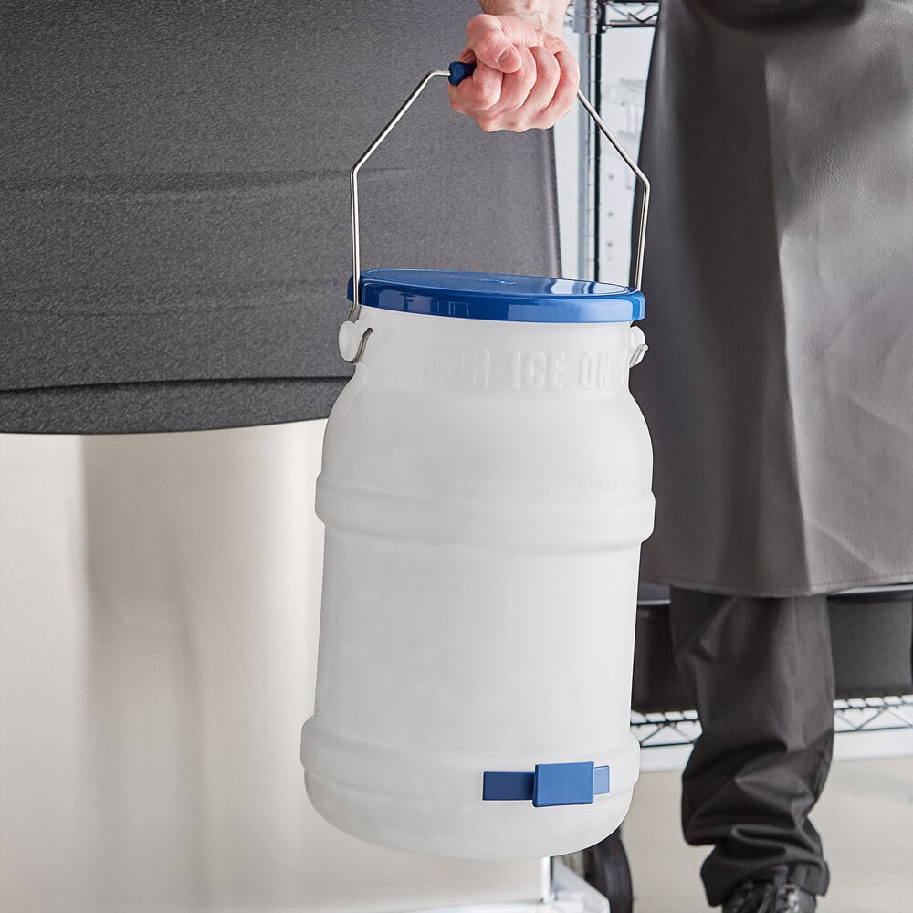 Choice 5 Gallon Polypropylene Ice Tote with Lid and Mounting Bracket