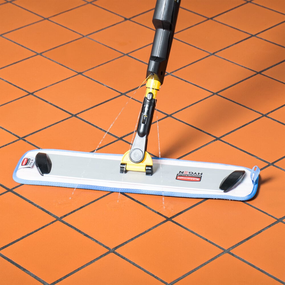 Rubbermaid 1835528 HYGEN Pulse 18" Microfiber Spray Mop with Frame