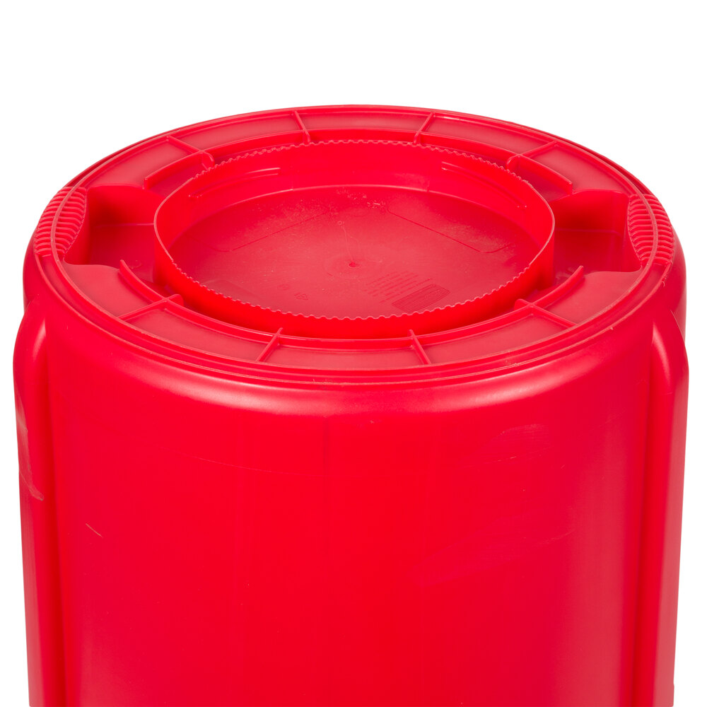 Rubbermaid BRUTE 32 Gallon Red Trash Can and Lid