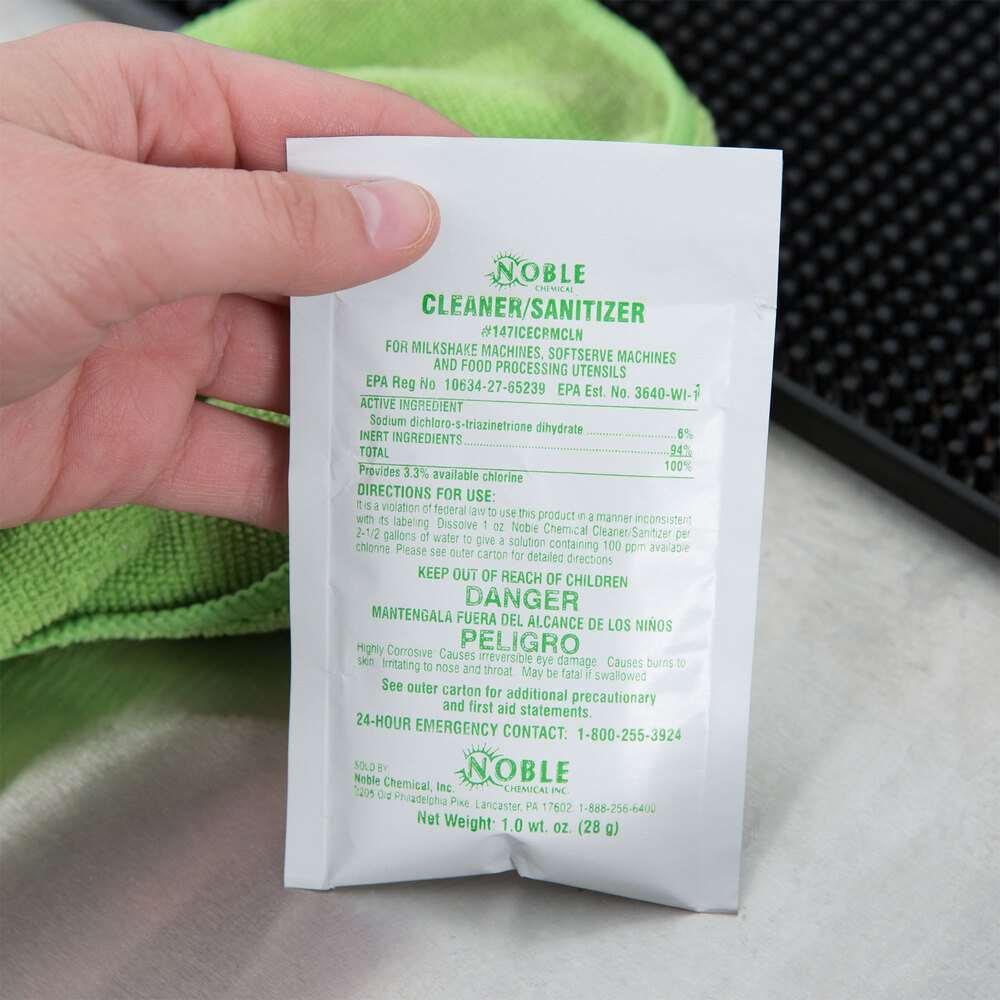 Noble Chemical 1 oz. Soft Serve Ice Cream Machine Powdered Cleaner ...