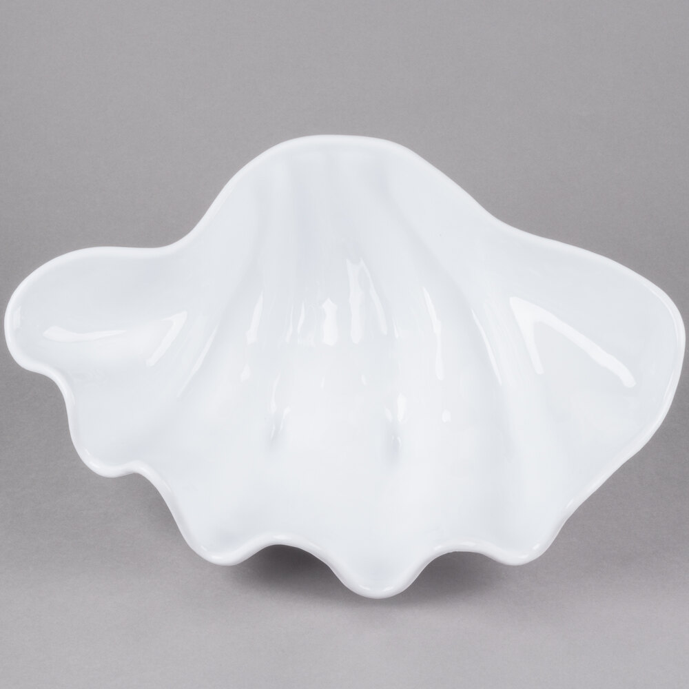 5 Qt. White Shell Shaped Plastic Bowl 19" x 12 7/8"