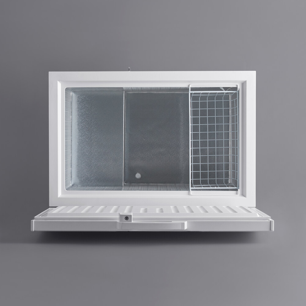 Galaxy 9.6 cu. ft. Commercial Chest Freezer | WebstaurantStore