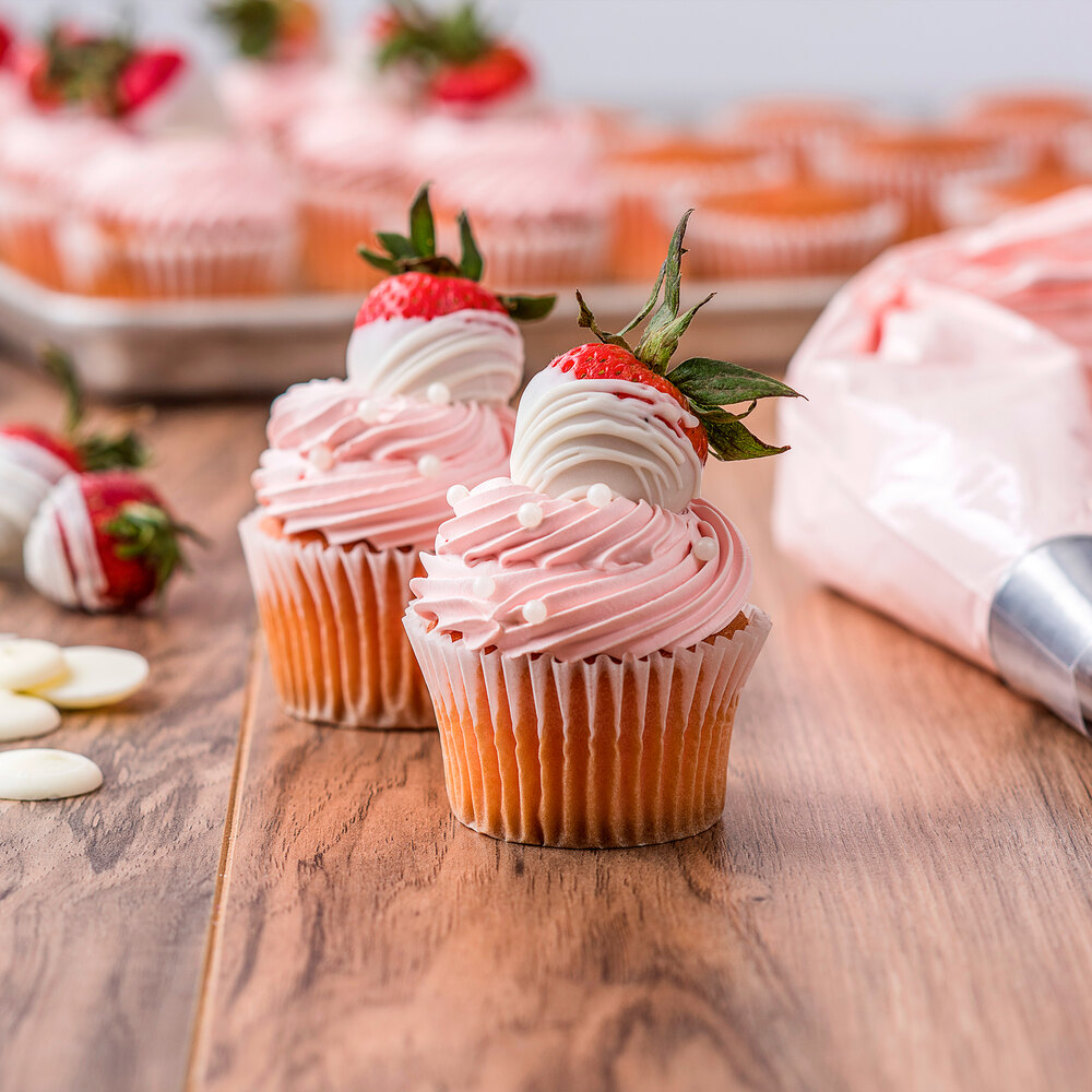 Rich's Bettercreme Strawberry Whipped Icing - 9 lb. Pail