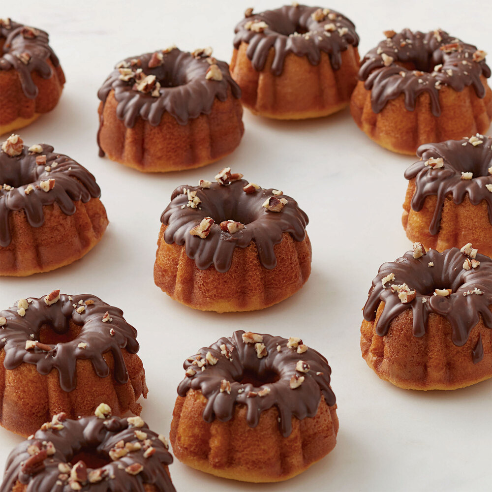 Wilton Mini Bundt Cake Pan Non Stick 20 Compartments Wilton Mini Bundt Cake Pan Non Stick 20 Compartments