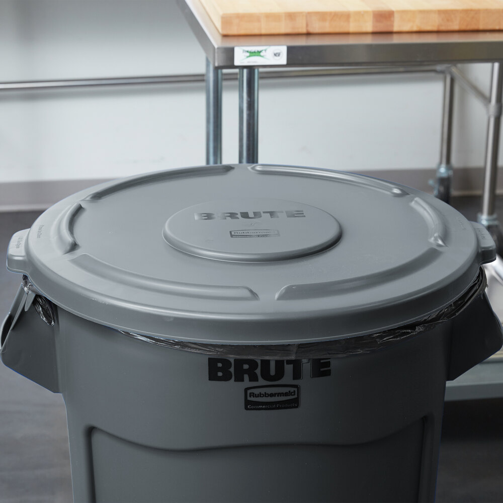 Rubbermaid FG265400GRAY BRUTE Gray 55 Gallon Round Trash Can Lid