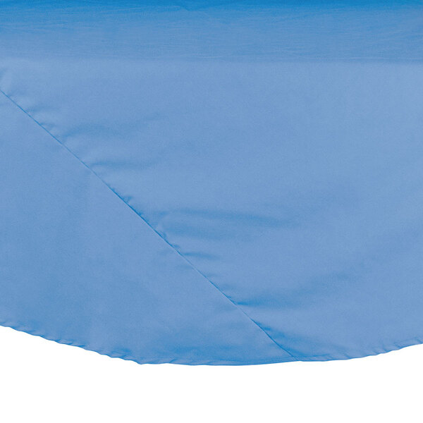 Intedge 132" Round Light Blue Hemmed Polyspun Cloth Table Cover