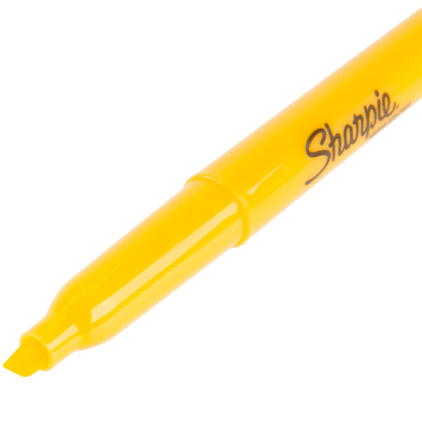 Sharpie 27005 Accent Yellow Chisel Tip Pocket Style Highlighter - 12/Pack