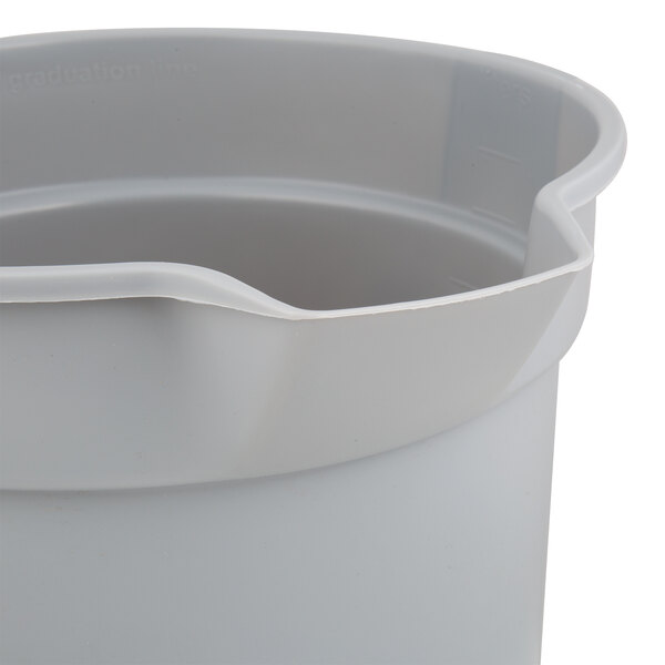 Rubbermaid FG296300GRAY BRUTE 10 Qt. Gray Round Bucket