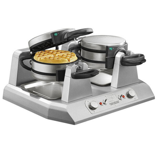 Waring WW300BX Non-Stick Quad Belgian Waffle Iron / Maker - 208V, 2700W