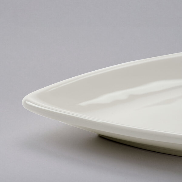 Tuxton BEZ-0728 Duratux 7 1/4" Eggshell Triangle China Plate - 12/Case