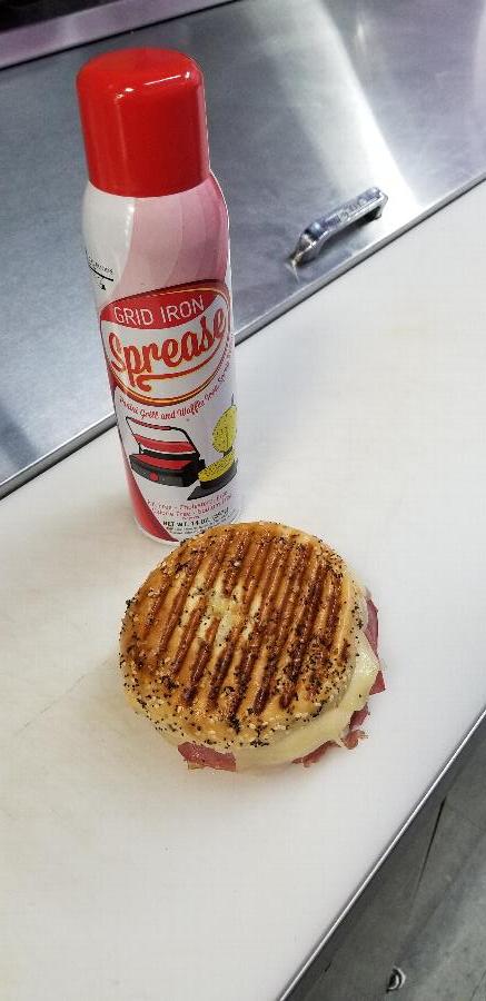 Grid Iron Sprease 14 oz. Panini Grill and Waffle Iron Release Spray