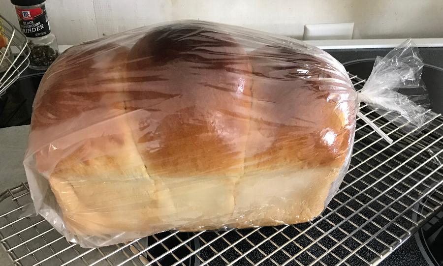 Inteplast Group PB0547515 5 1/2" x 4 3/4" x 15" Plastic Bread Bag ...