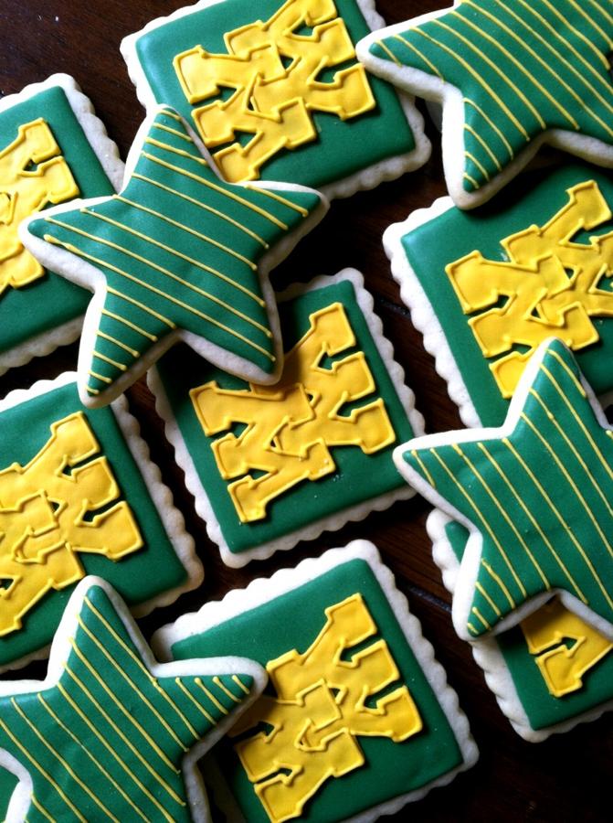 Ateco 5703 9-Piece Plastic Fluted Square Cutter Set