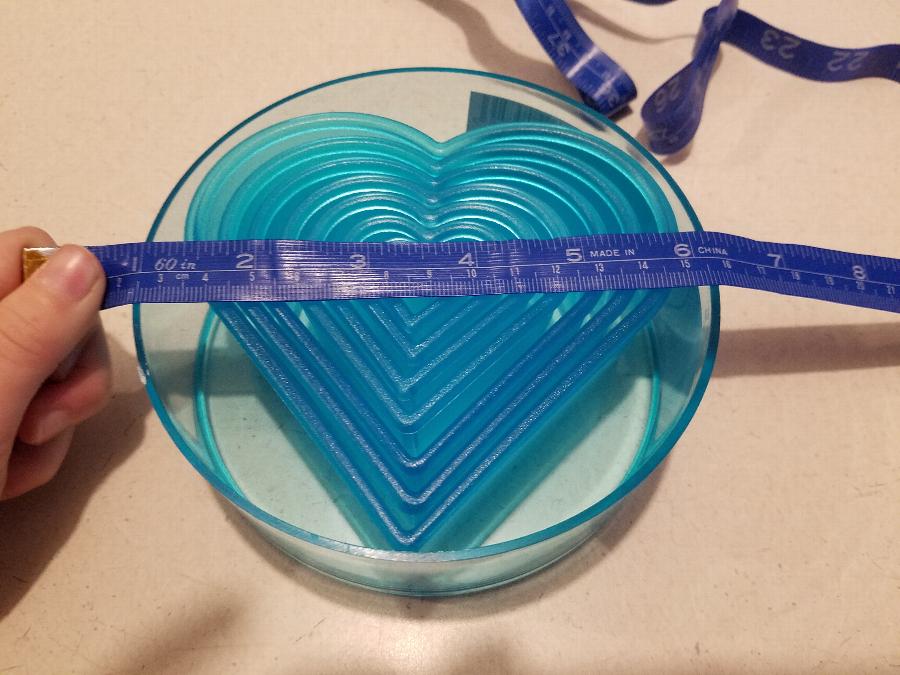 Ateco 5751 7-Piece Plastic Plain Heart Cutter Set