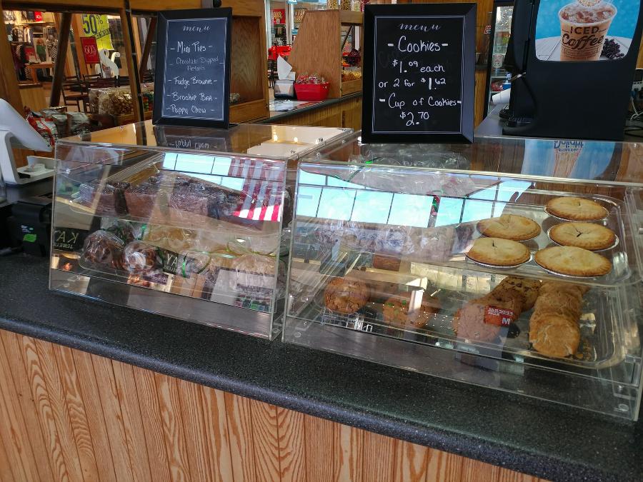 Choice 2 Tray Bakery Display Case with Front and Rear Doors - 21" x 17 ...