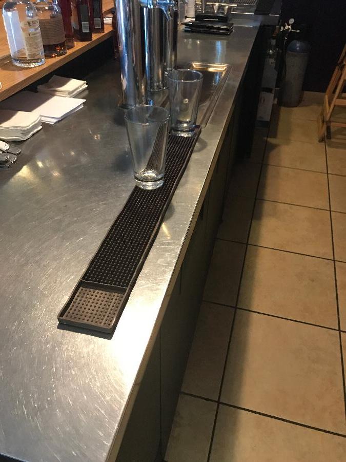 Choice 3 1/4" x 27" Brown Bar Mat