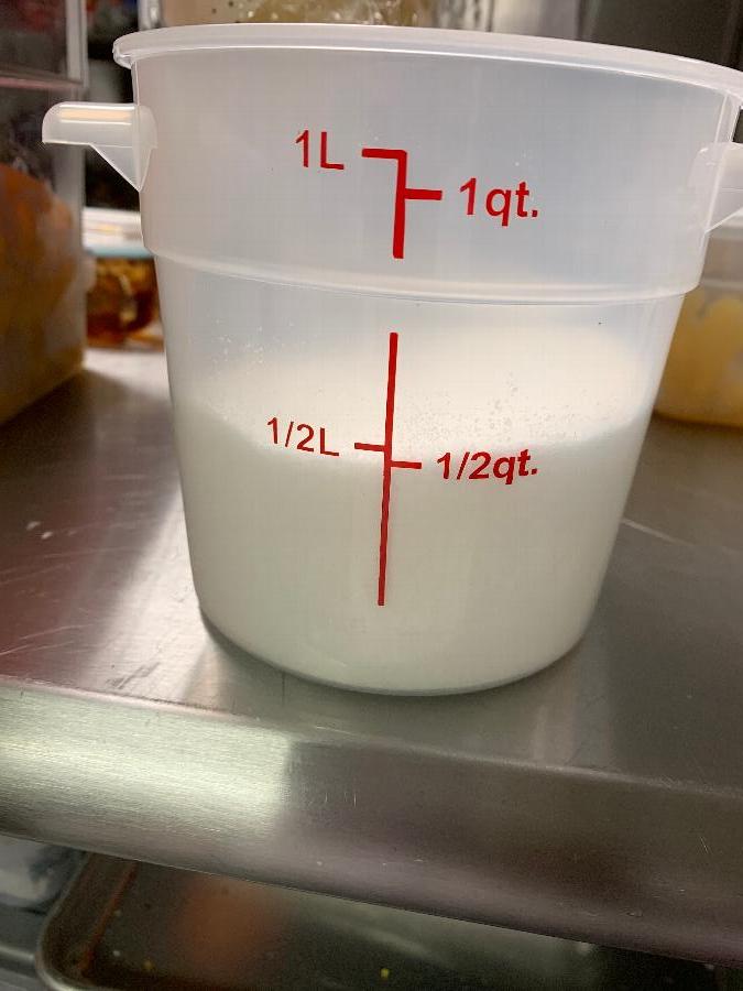 Choice 1 Qt. Translucent Round Polypropylene Food Storage Container ...