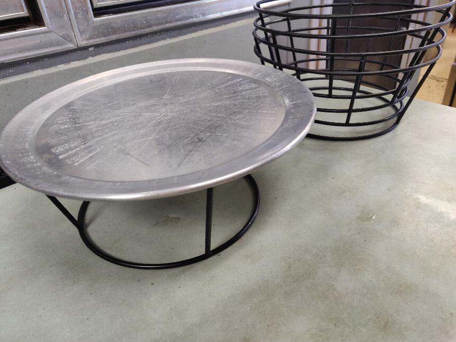 Choice 4" Round Black Metal Display Stand