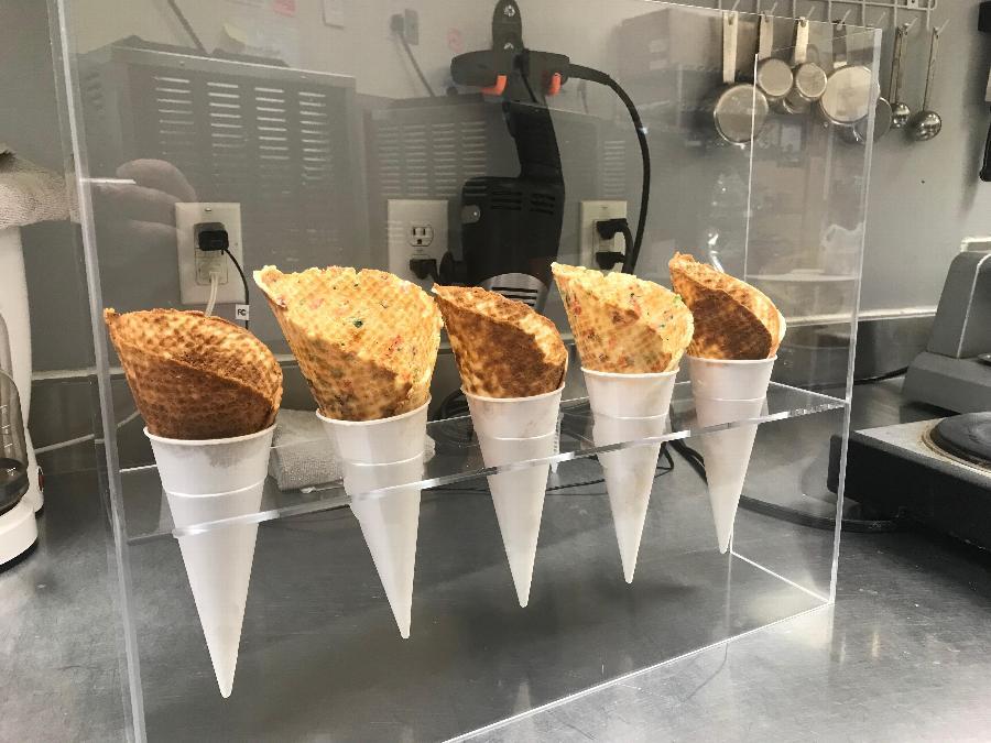 Cal-Mil 394 Five Cone Ice Cream Cone Holder with Sneeze Guard