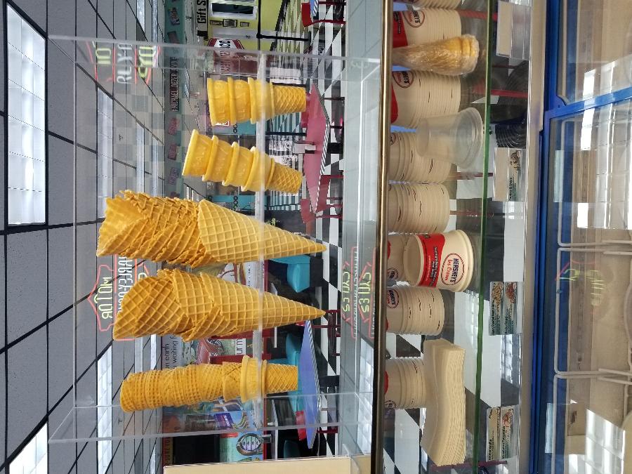 Cal-Mil 394 Five Cone Ice Cream Cone Holder with Sneeze Guard
