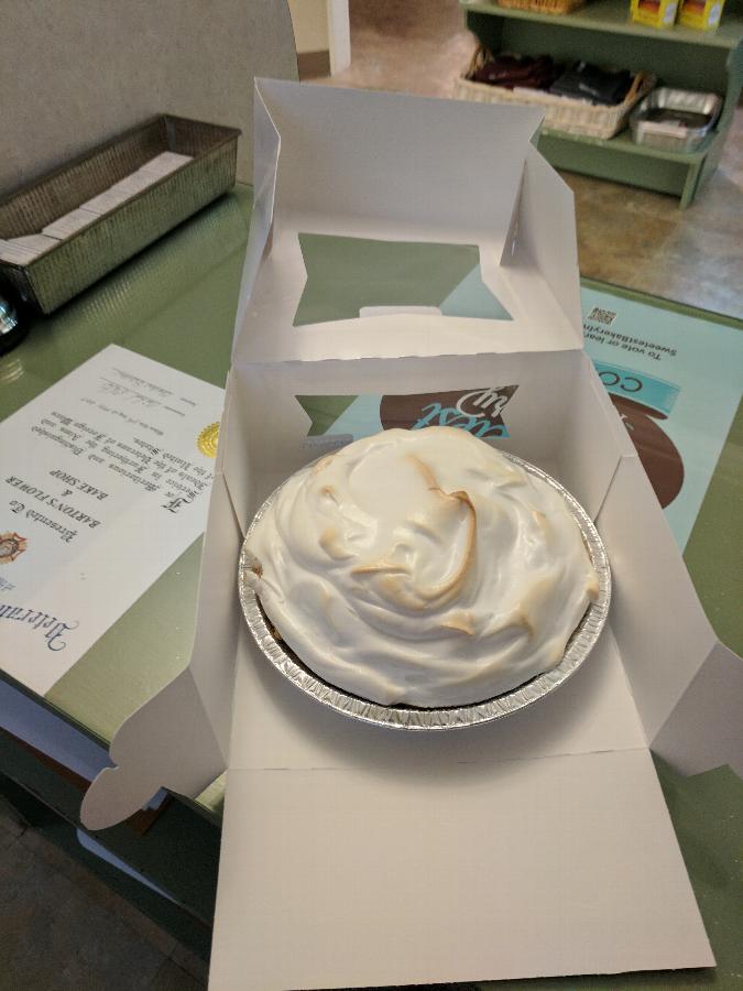 9" x 9" x 4" White Auto-Popup Window Cake / Bakery Box - 150/Bundle