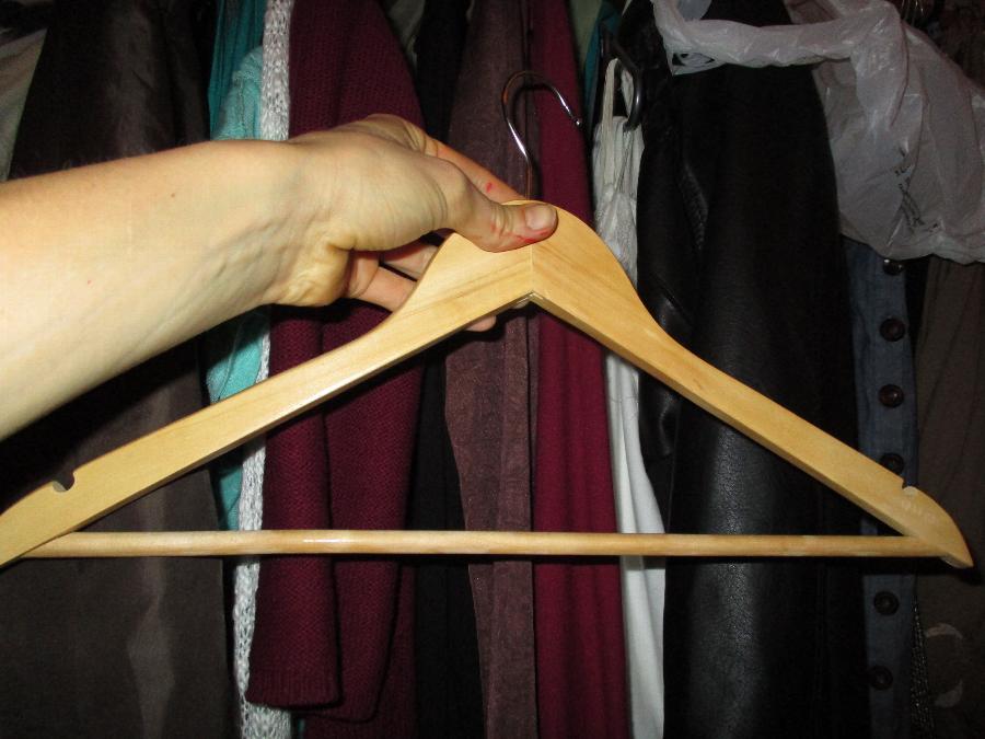 Open Swivel Hook Maple Wood Hangers - 12/Pack