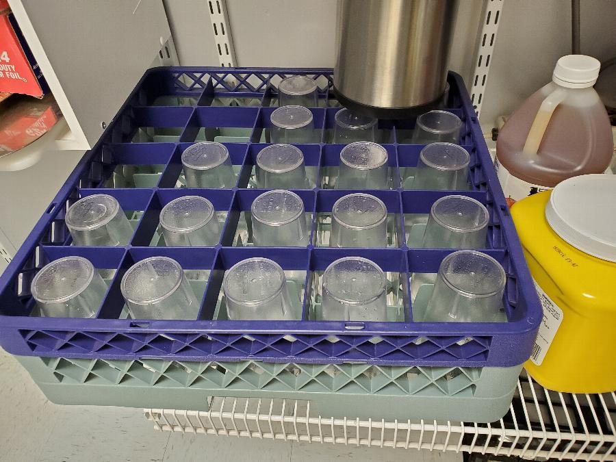 Noble Products 25-Compartment Gray Full-Size Glass Rack with Blue ...