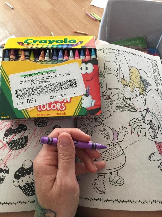 Crayola 52064D Classic 64 Assorted Color Crayons with Sharpener