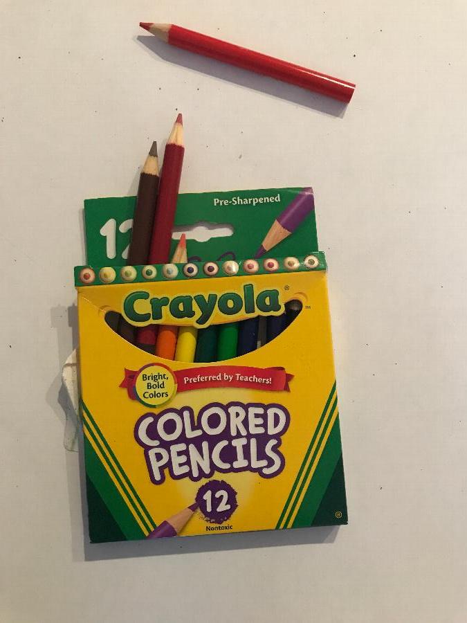 Crayola 684112 12 Assorted Short Barrel 3.3mm Colored Pencils