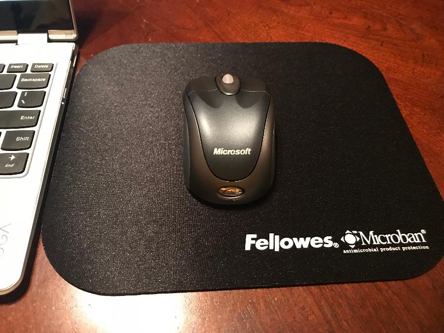 Fellowes 5933901 Black Mouse Pad with Microban Protection