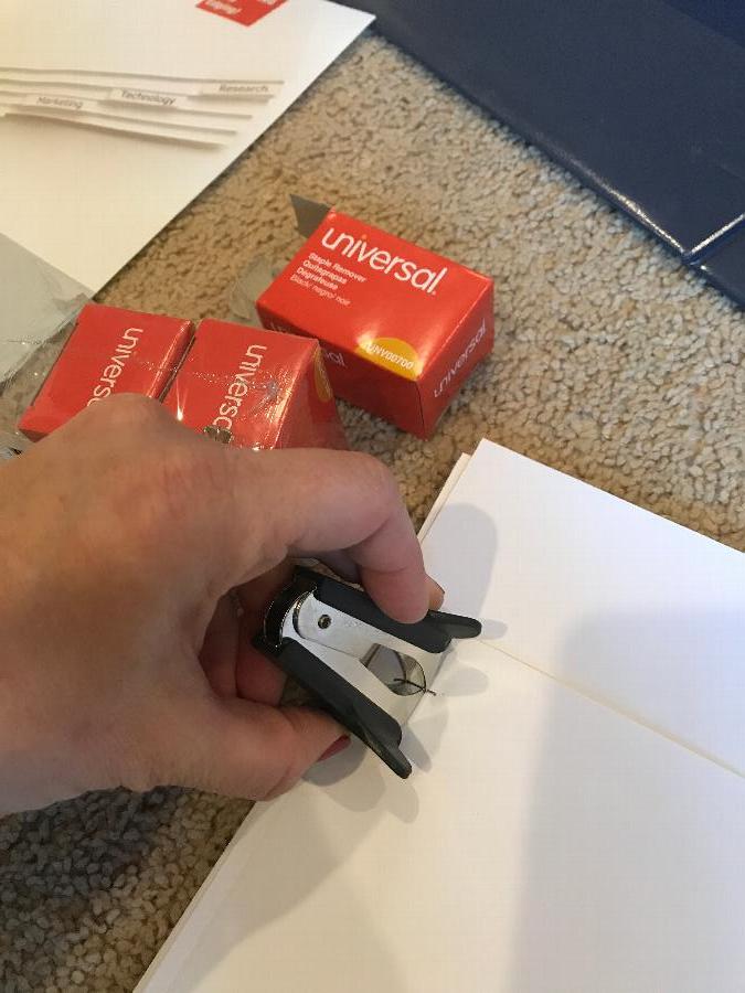 Universal UNV00700VP Black Jaw Style Staple Remover - 3/Pack