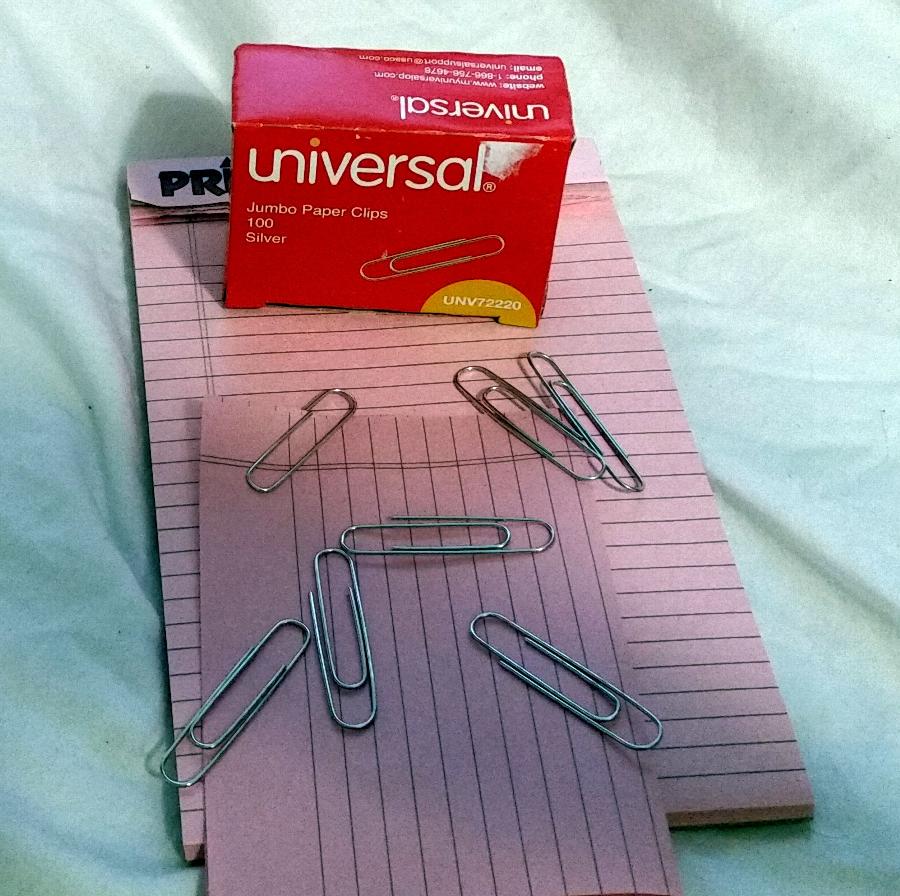 Universal UNV72220BX Silver Smooth Finish Jumbo Paper Clip - 100/Box
