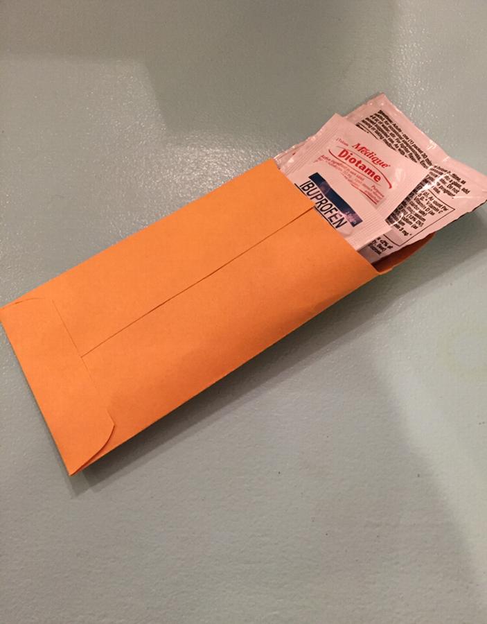 Universal UNV35301 #3 2 1/2" x 4 1/4" Kraft Gummed Seal Coin Envelope ...