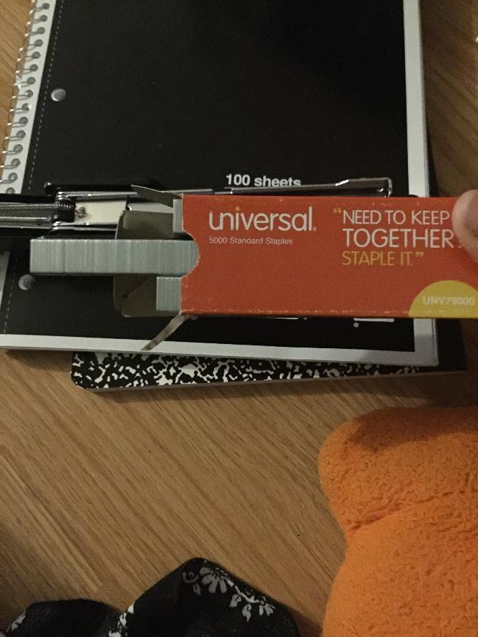 Universal UNV79000 210 Strip Count Standard Chisel Point 5,000 Staple Box