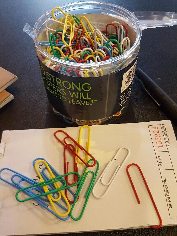 Universal UNV95000 Assorted Color Jumbo Vinyl-Coated Paper Clip - 250/Box