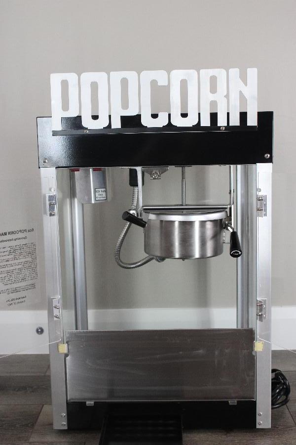 Benchmark USA 11065 Metropolitan 6 oz. Black Popcorn Machine - 120V, 1180W