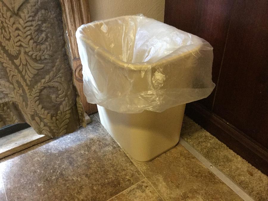 7 Gallon 6 Micron 20" x 22" Lavex Janitorial High Density Can Liner ...