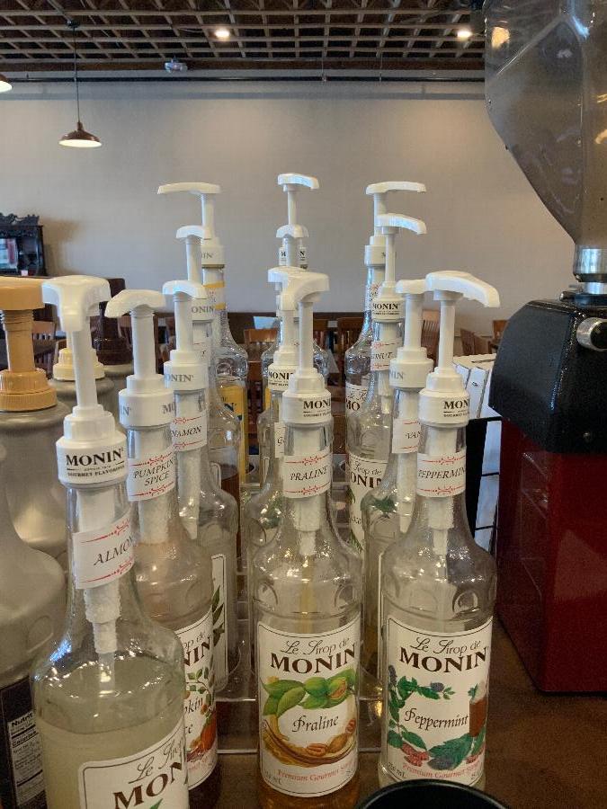 Monin .25 oz Flavoring Syrup Pump for 750mL Glass Bottles