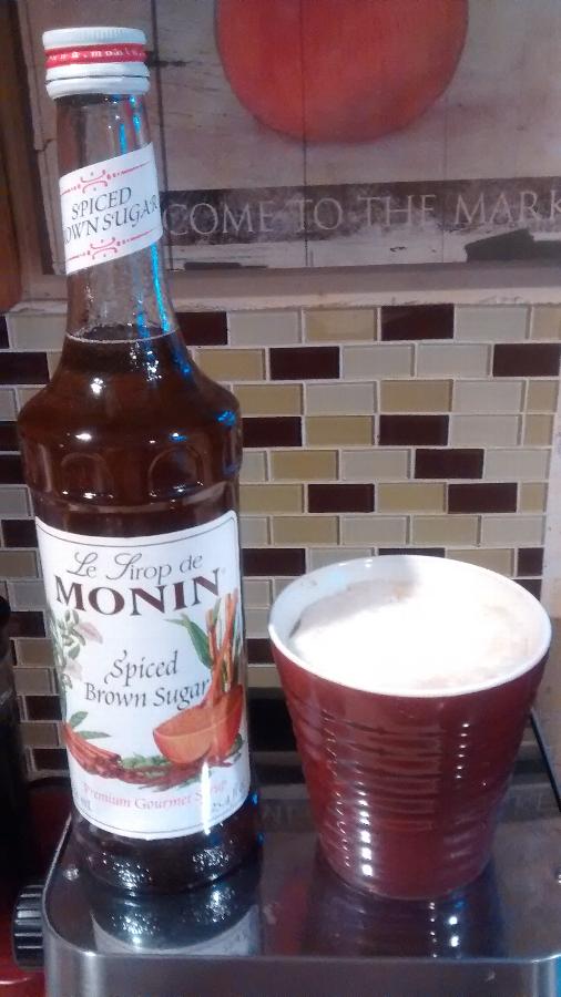 Monin 750 mL Premium Spiced Brown Sugar Flavoring Syrup Monin 750 mL Premium Spiced Brown Sugar Flavoring Syrup