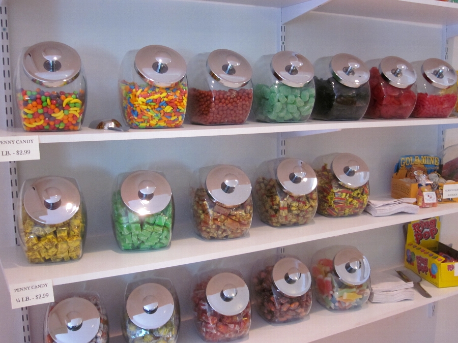 Anchor Hocking 69590R 1 Gallon Glass Penny Candy Jar with Chrome Cover