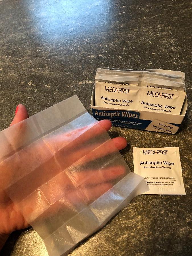 Medi-First Extra Large Antiseptic Wipes - 20/Box
