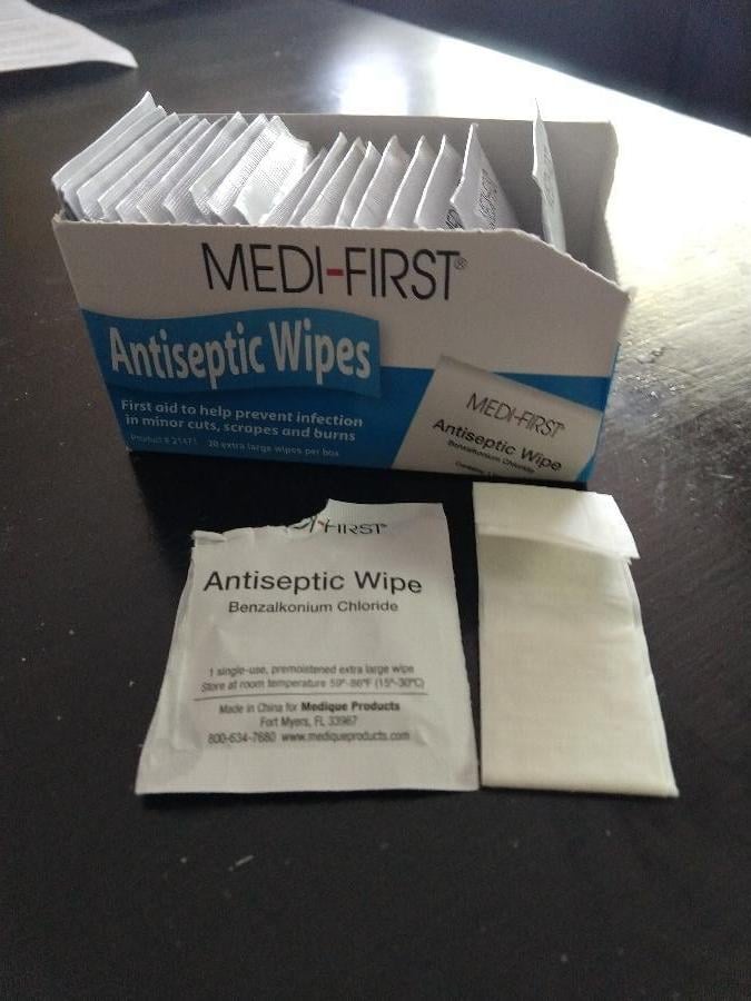Medi-First Extra Large Antiseptic Wipes - 20/Box