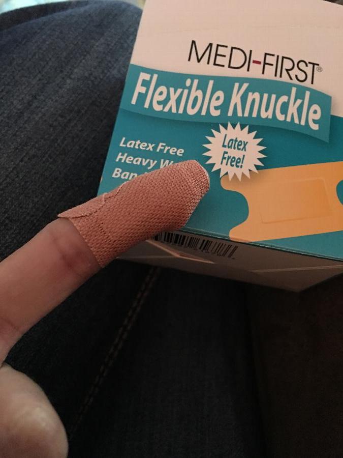 Medique 61678 Medi-First Woven Knuckle Bandage - 40/Box