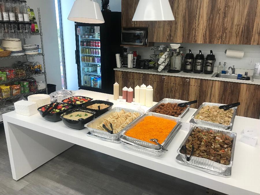 Sabert 94160B50 Bowl2 160 oz. Black Square Catering Bowl - 50/Case