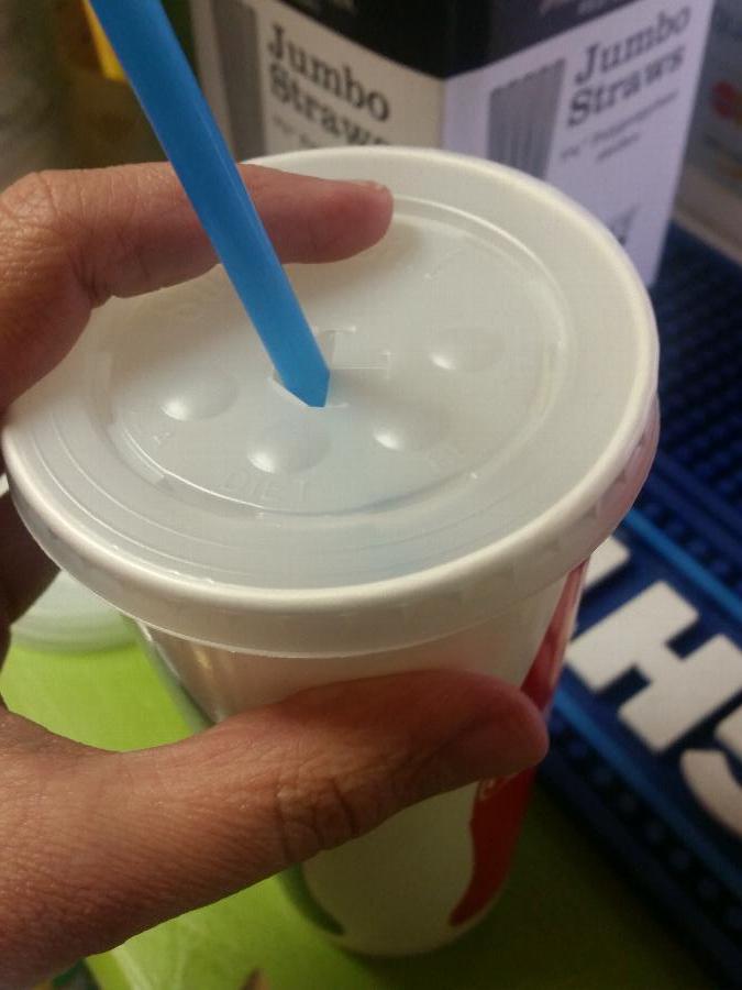 Solo L16BL-0100 12-24 oz. Translucent Flat Plastic Lid with Straw Slot ...